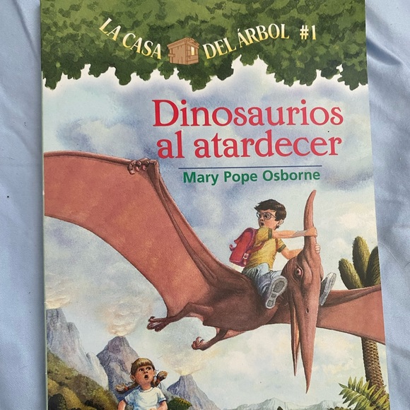 mary Pope Osborne | Other | Spanish Book La Casa Del Rbol Dinosaurios ...
